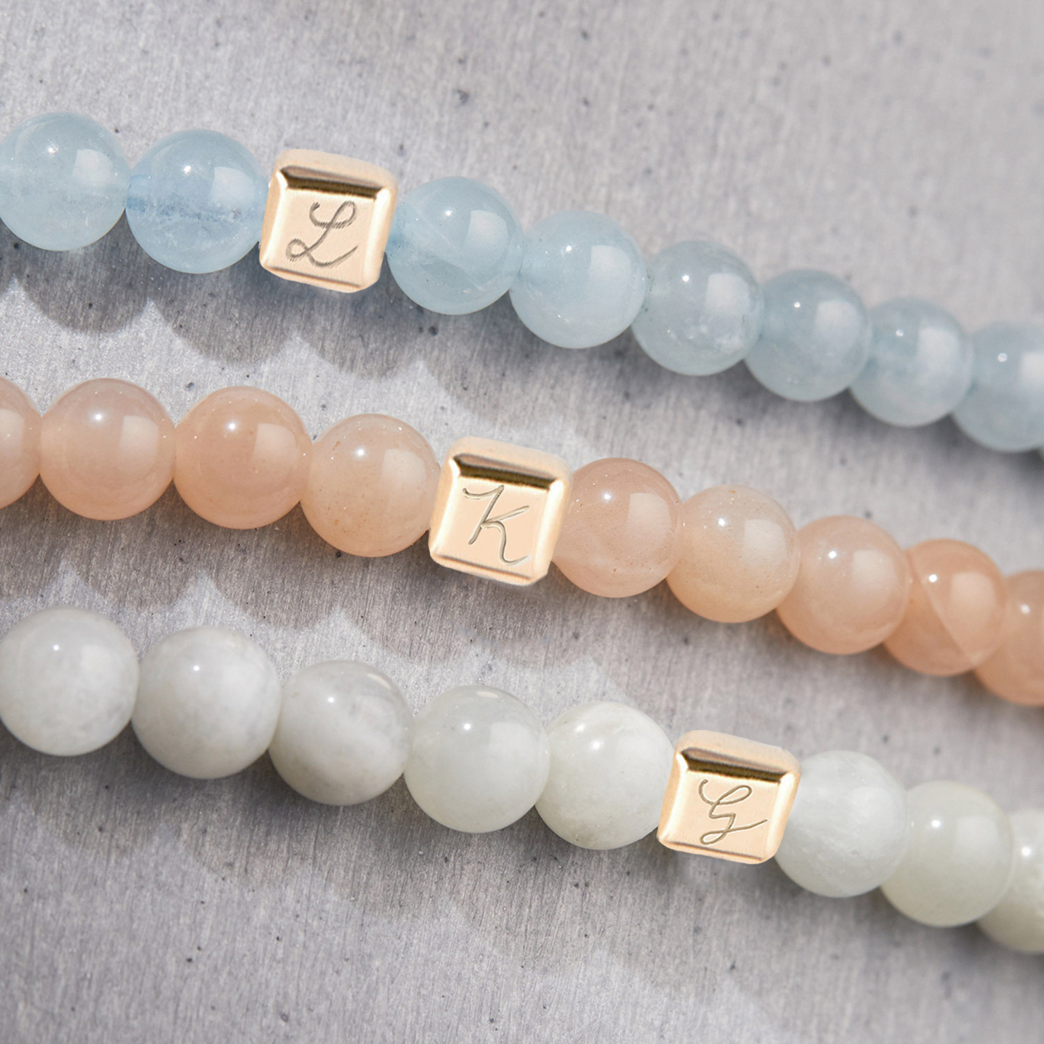 Bracelet personnalisé Cube Initiale | Merci Maman